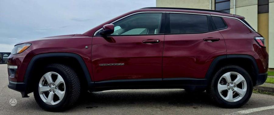 Sarkans Jeep Compass 2021 Kauņa, ar dzinēja tilpumu 2.36 L un nobraukumu 105 tūkst. km par 16800 €, foto 4 vietnē AUTOMOTO.COM.LV