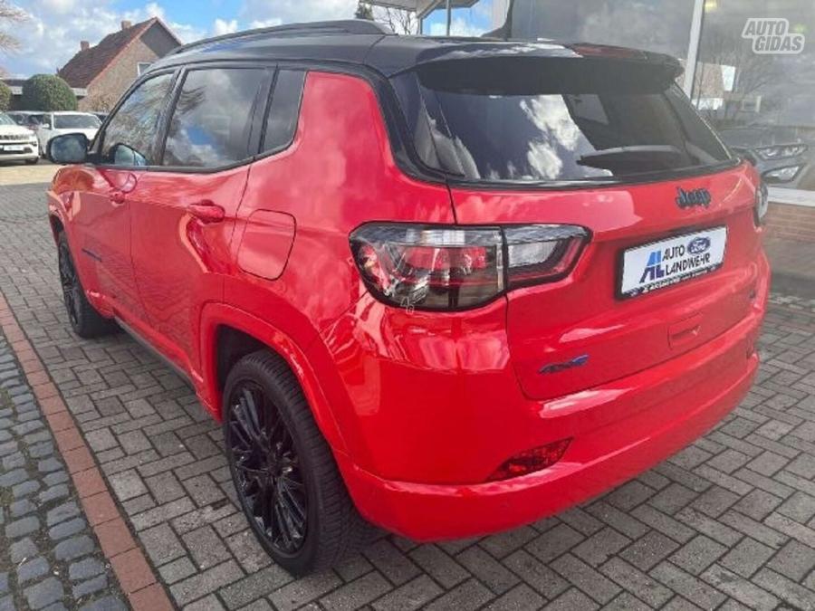 Red Jeep Compass 2022 in Kaunas, with an engine capacity of 1.30 L and mileage of 12 thousand km for 32381 €, photo 9 on AUTOMOTO.COM.LV