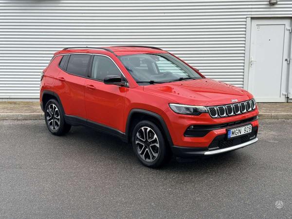 Красный Джип Компас 2022 в Вильнюс, объемом двигателя 1.33 л и пробегом 47 тыс. км за 17850 €, фото 3 на AUTOMOTO.COM.LV