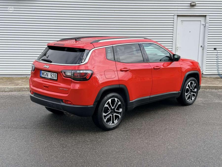 Red Jeep Compass 2022 in Vilnius, with an engine capacity of 1.33 L and mileage of 47 thousand km for 17850 €, photo 5 on AUTOMOTO.COM.LV