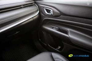 Red Jeep Compass 2023 in Vilnius, with an engine capacity of 1.33 L and mileage of 71 thousand km for 24990 €, photo 12 on AUTOMOTO.COM.LV
