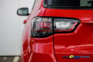 Red Jeep Compass 2023 in Vilnius, with an engine capacity of 1.33 L and mileage of 71 thousand km for 24990 €, photo 23 on AUTOMOTO.COM.LV