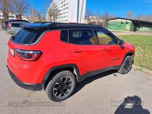 Red Jeep Compass 2021 in Narva, with an engine capacity of 1.30 L and mileage of 112 thousand km for 17000 €, photo 3 on AUTOMOTO.COM.LV