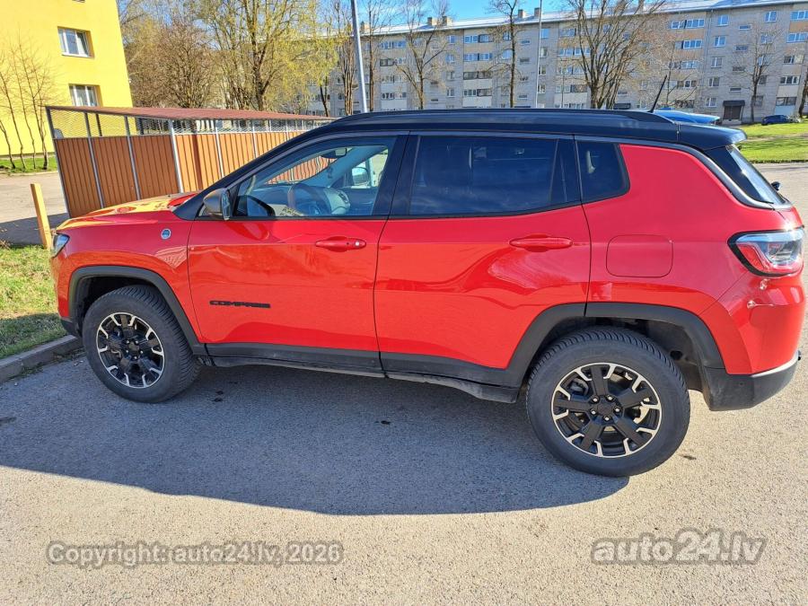 Red Jeep Compass 2021 in Narva, with an engine capacity of 1.30 L and mileage of 112 thousand km for 17000 €, photo 4 on AUTOMOTO.COM.LV