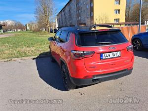 Red Jeep Compass 2021 in Narva, with an engine capacity of 1.30 L and mileage of 112 thousand km for 17000 €, photo 5 on AUTOMOTO.COM.LV
