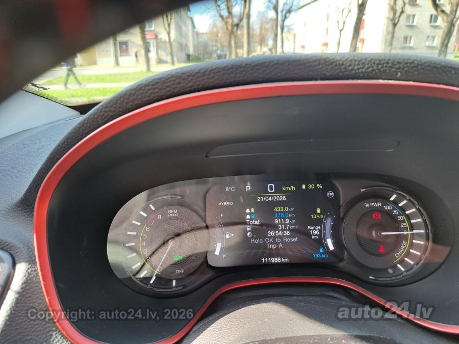 Red Jeep Compass 2021 in Narva, with an engine capacity of 1.30 L and mileage of 112 thousand km for 17000 €, photo 9 on AUTOMOTO.COM.LV
