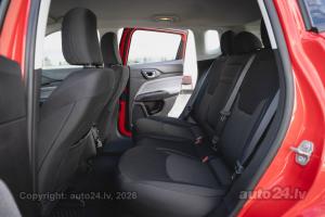 Red Jeep Compass 2021 in Tartu, with an engine capacity of 1.30 L and mileage of 58 thousand km for 17900 €, photo 14 on AUTOMOTO.COM.LV