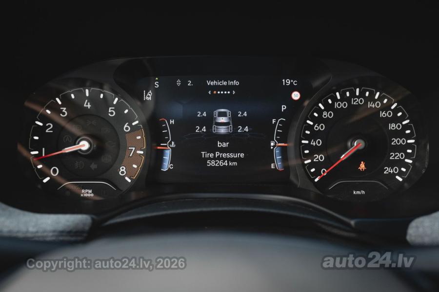 Red Jeep Compass 2021 in Tartu, with an engine capacity of 1.30 L and mileage of 58 thousand km for 17900 €, photo 18 on AUTOMOTO.COM.LV