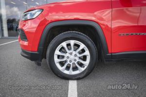 Red Jeep Compass 2021 in Tartu, with an engine capacity of 1.30 L and mileage of 58 thousand km for 17900 €, photo 26 on AUTOMOTO.COM.LV