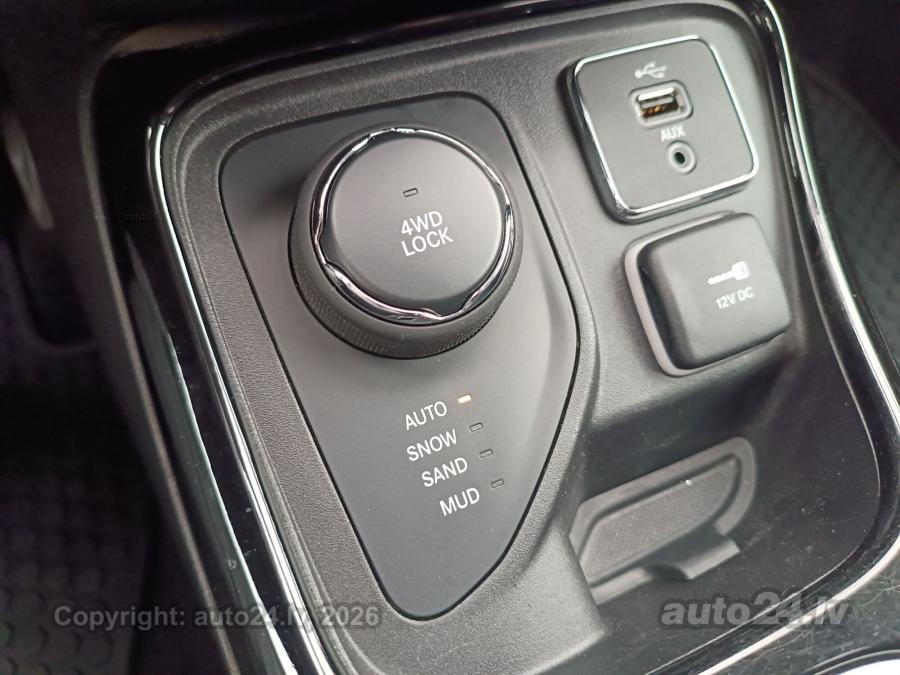 Jeep Compass 2018 Tallina, ar dzinēja tilpumu 1.40 L un nobraukumu 226 tūkst. km par 10900 €, foto 7 vietnē AUTOMOTO.COM.LV