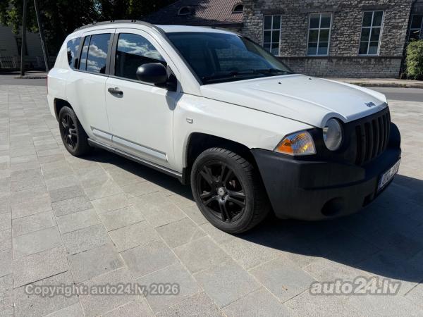 White Jeep Compass 2008 in Tallinn, with an engine capacity of 2.00 L and mileage of 229 thousand km for 1300 €, photo 3 on AUTOMOTO.COM.LV