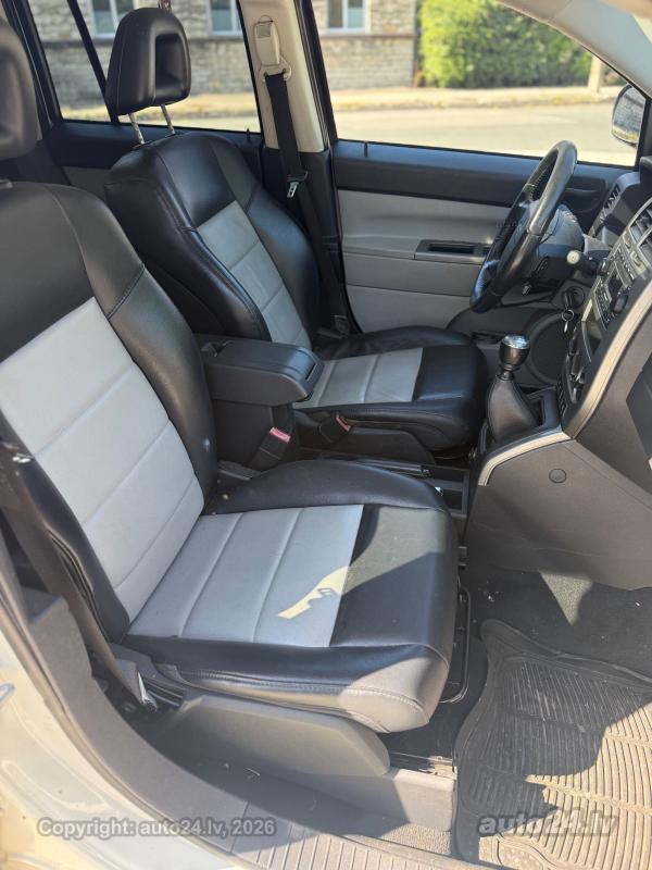 Balts Jeep Compass 2008 Tallina, ar dzinēja tilpumu 2.00 L un nobraukumu 229 tūkst. km par 1300 €, foto 7 vietnē AUTOMOTO.COM.LV
