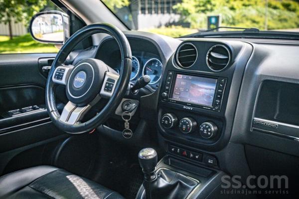 Balts Jeep Compass 2011 Rīga, ar dzinēja tilpumu 2.20 L un nobraukumu 264 tūkst. km par 3990 €, foto 7 vietnē AUTOMOTO.COM.LV