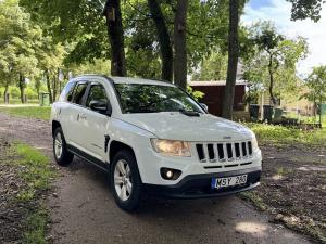 White Jeep Compass 2011 in Salcininkai, with an engine capacity of 2.40 L and mileage of 200 thousand km for 2400 €, photo  on AUTOMOTO.COM.LV