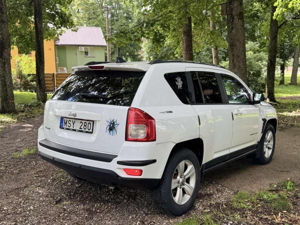 Balts Jeep Compass 2011 Šalčininkai, ar dzinēja tilpumu 2.40 L un nobraukumu 207 tūkst. km par 2500 €, foto 4 vietnē AUTOMOTO.COM.LV