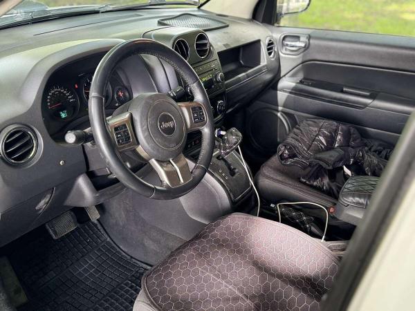 Balts Jeep Compass 2011 Šalčininkai, ar dzinēja tilpumu 2.40 L un nobraukumu 207 tūkst. km par 2500 €, foto 7 vietnē AUTOMOTO.COM.LV