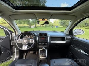 Balts Jeep Compass 2013 Jelgava, ar dzinēja tilpumu 2.40 L un nobraukumu 225 tūkst. km par 7600 €, foto 3 vietnē AUTOMOTO.COM.LV