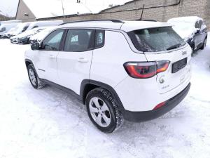 White Jeep Compass 2017 in Taurage, with an engine capacity of 2.00 L and mileage of 228 thousand km for 8850 €, photo 2 on AUTOMOTO.COM.LV