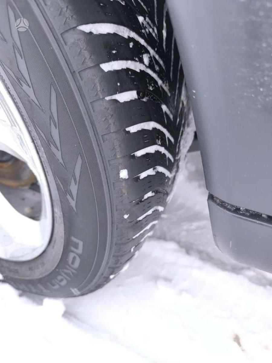 White Jeep Compass 2017 in Taurage, with an engine capacity of 2.00 L and mileage of 228 thousand km for 8850 €, photo 16 on AUTOMOTO.COM.LV