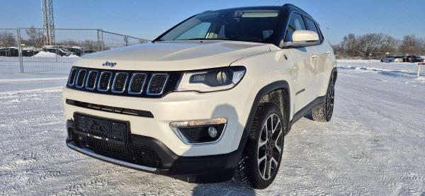 White Jeep Compass 2017 in Marijampole, with an engine capacity of 2.00 L and mileage of 186 thousand km for 12950 €, photo 4 on AUTOMOTO.COM.LV