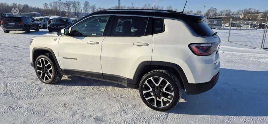 White Jeep Compass 2017 in Marijampole, with an engine capacity of 2.00 L and mileage of 186 thousand km for 12950 €, photo 7 on AUTOMOTO.COM.LV