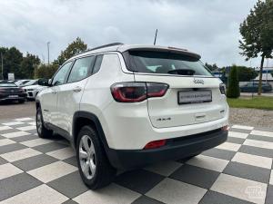 White Jeep Compass 2018 in Kaunas, with an engine capacity of 2.00 L and mileage of 44 thousand km for 21885 €, photo 6 on AUTOMOTO.COM.LV