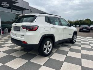 White Jeep Compass 2018 in Kaunas, with an engine capacity of 2.00 L and mileage of 44 thousand km for 21885 €, photo 7 on AUTOMOTO.COM.LV