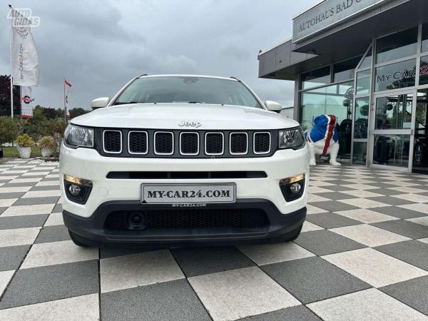 White Jeep Compass 2018 in Kaunas, with an engine capacity of 2.00 L and mileage of 44 thousand km for 21885 €, photo 3 on AUTOMOTO.COM.LV
