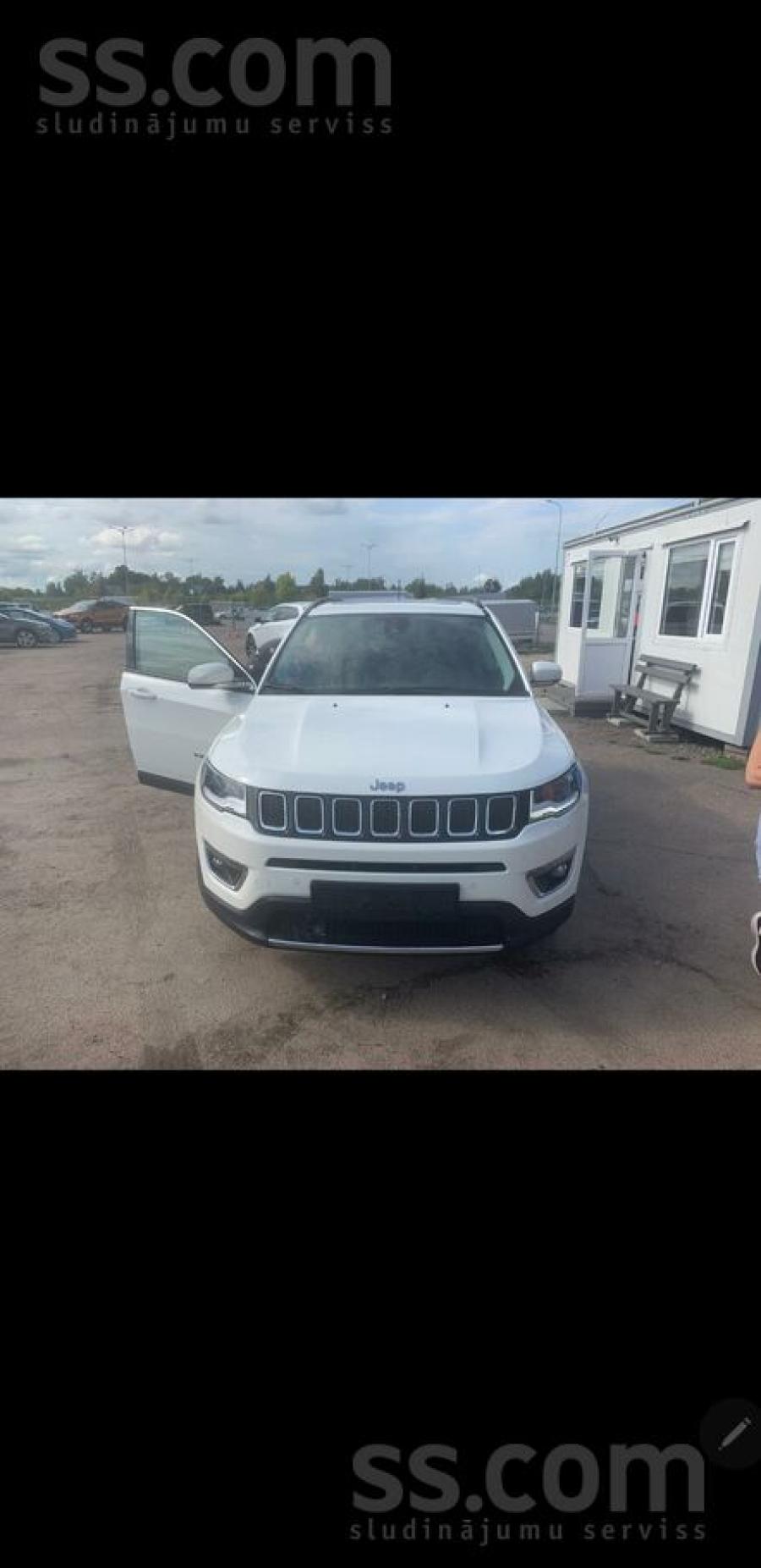 White Jeep Compass 2018 in Daugavpils, with an engine capacity of 2.00 L and mileage of 119 thousand km for 16000 €, photo 1 on AUTOMOTO.COM.LV