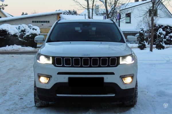 Balts Jeep Compass 2018 Viļņa, ar dzinēja tilpumu 1.96 L un nobraukumu 101 tūkst. km par 15499 €, foto 1 vietnē AUTOMOTO.COM.LV