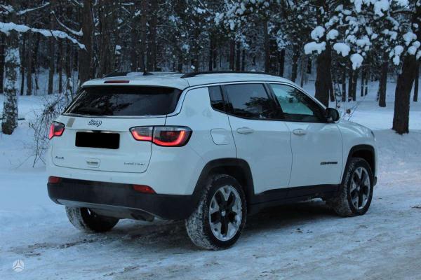 Balts Jeep Compass 2018 Viļņa, ar dzinēja tilpumu 1.96 L un nobraukumu 101 tūkst. km par 15499 €, foto 5 vietnē AUTOMOTO.COM.LV