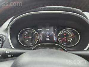 White Jeep Compass 2018 in Riga, with an engine capacity of 2.00 L and mileage of 125 thousand km for 15550 €, photo 6 on AUTOMOTO.COM.LV