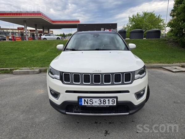 Белый Джип Компас 2018 в Рига, объемом двигателя 2.00 л и пробегом 125 тыс. км за 14400 €, фото 1 на AUTOMOTO.COM.LV
