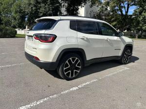 White Jeep Compass 2018 in Taurage, with an engine capacity of 1.60 L and mileage of 235 thousand km for 9900 €, photo 5 on AUTOMOTO.COM.LV