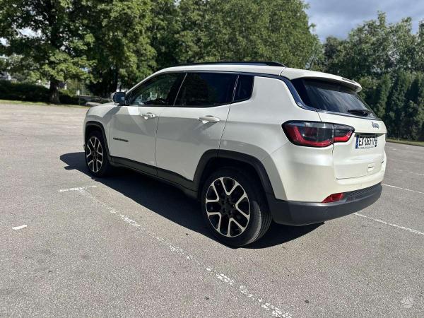 Balts Jeep Compass 2018 Tauragė, ar dzinēja tilpumu 1.60 L un nobraukumu 235 tūkst. km par 9900 €, foto 5 vietnē AUTOMOTO.COM.LV