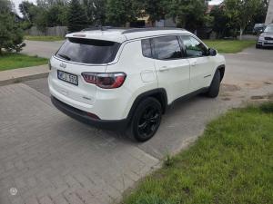 White Jeep Compass 2018 in Kaunas, with an engine capacity of 2.36 L and mileage of 128 thousand km for 10500 €, photo 6 on AUTOMOTO.COM.LV