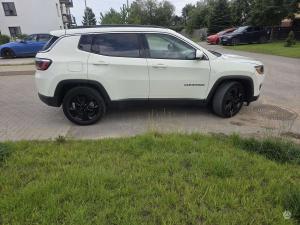 White Jeep Compass 2018 in Kaunas, with an engine capacity of 2.36 L and mileage of 128 thousand km for 10500 €, photo 7 on AUTOMOTO.COM.LV