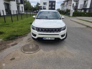 White Jeep Compass 2018 in Kaunas, with an engine capacity of 2.36 L and mileage of 128 thousand km for 10500 €, photo 9 on AUTOMOTO.COM.LV