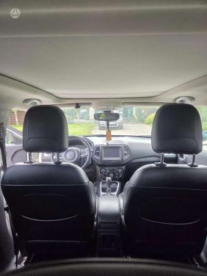 White Jeep Compass 2018 in Kaunas, with an engine capacity of 2.36 L and mileage of 128 thousand km for 10500 €, photo 21 on AUTOMOTO.COM.LV