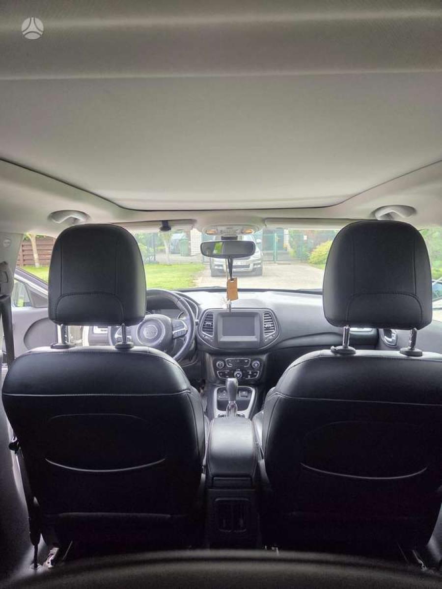 White Jeep Compass 2018 in Kaunas, with an engine capacity of 2.36 L and mileage of 128 thousand km for 10500 €, photo 21 on AUTOMOTO.COM.LV