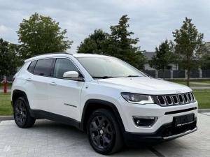 White Jeep Compass 2018 in Siauliai, with an engine capacity of 1.96 L and mileage of 247 thousand km for 12999 €, photo 4 on AUTOMOTO.COM.LV