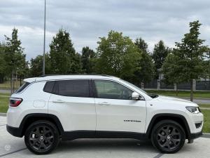 White Jeep Compass 2018 in Siauliai, with an engine capacity of 1.96 L and mileage of 247 thousand km for 12999 €, photo 7 on AUTOMOTO.COM.LV