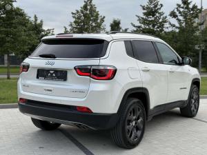 White Jeep Compass 2018 in Siauliai, with an engine capacity of 1.96 L and mileage of 247 thousand km for 12999 €, photo 11 on AUTOMOTO.COM.LV