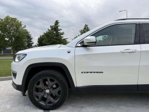 White Jeep Compass 2018 in Siauliai, with an engine capacity of 1.96 L and mileage of 247 thousand km for 12999 €, photo 14 on AUTOMOTO.COM.LV