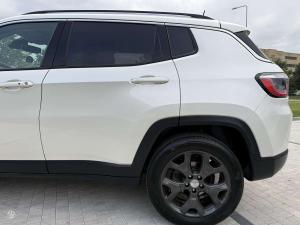 White Jeep Compass 2018 in Siauliai, with an engine capacity of 1.96 L and mileage of 247 thousand km for 12999 €, photo 15 on AUTOMOTO.COM.LV