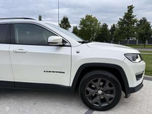 White Jeep Compass 2018 in Siauliai, with an engine capacity of 1.96 L and mileage of 247 thousand km for 12999 €, photo 17 on AUTOMOTO.COM.LV
