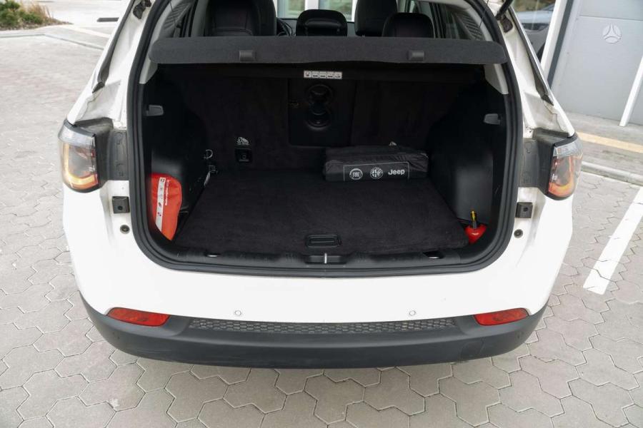 Balts Jeep Compass 2018 Viļņa, ar dzinēja tilpumu 1.96 L un nobraukumu 109 tūkst. km par 12950 €, foto 17 vietnē AUTOMOTO.COM.LV