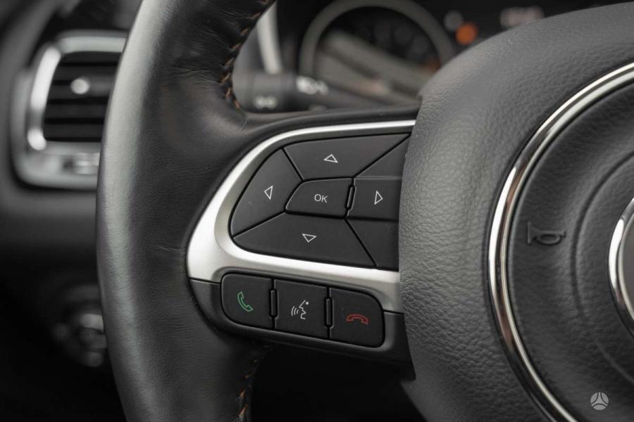 Balts Jeep Compass 2018 Viļņa, ar dzinēja tilpumu 1.96 L un nobraukumu 109 tūkst. km par 12950 €, foto 19 vietnē AUTOMOTO.COM.LV