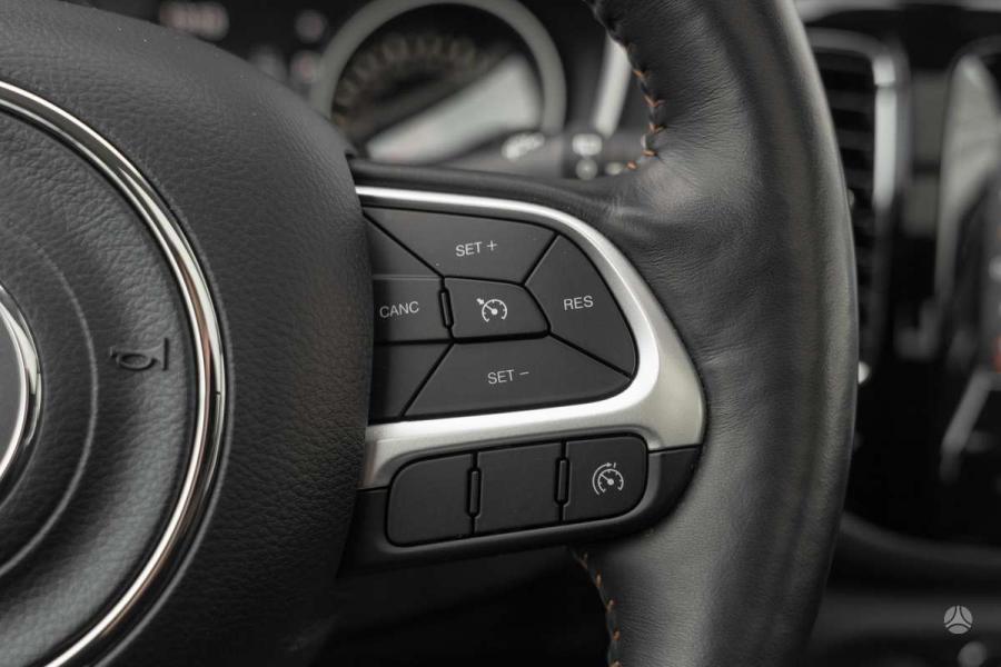 Balts Jeep Compass 2018 Viļņa, ar dzinēja tilpumu 1.96 L un nobraukumu 109 tūkst. km par 12950 €, foto 20 vietnē AUTOMOTO.COM.LV