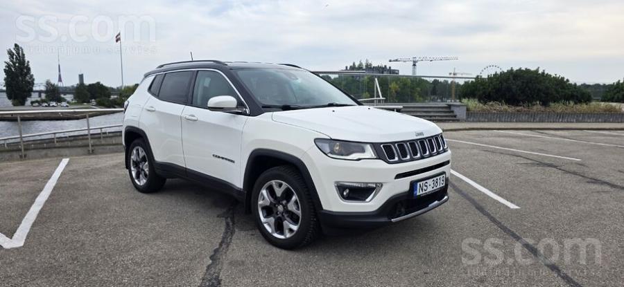 Balts Jeep Compass 2018 Rīga, ar dzinēja tilpumu 2.00 L un nobraukumu 124 tūkst. km par 12990 €, foto 3 vietnē AUTOMOTO.COM.LV